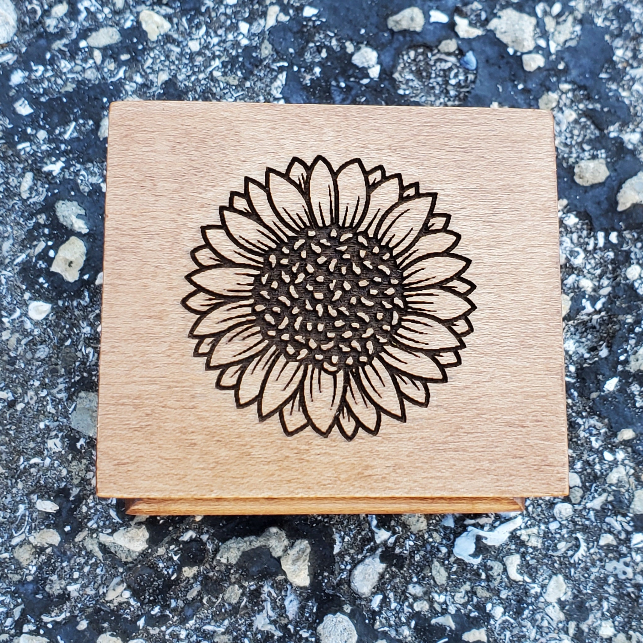 Sunflower Music box choose color and song, personalize – Simplycoolgifts